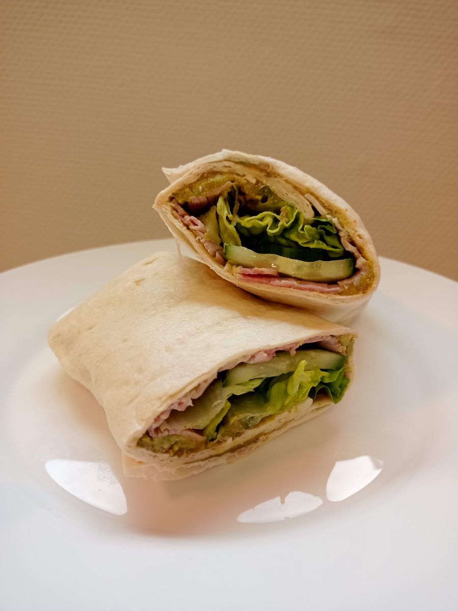 Wrap de jambon, avocat et fromage frais – French Toast Kitchen